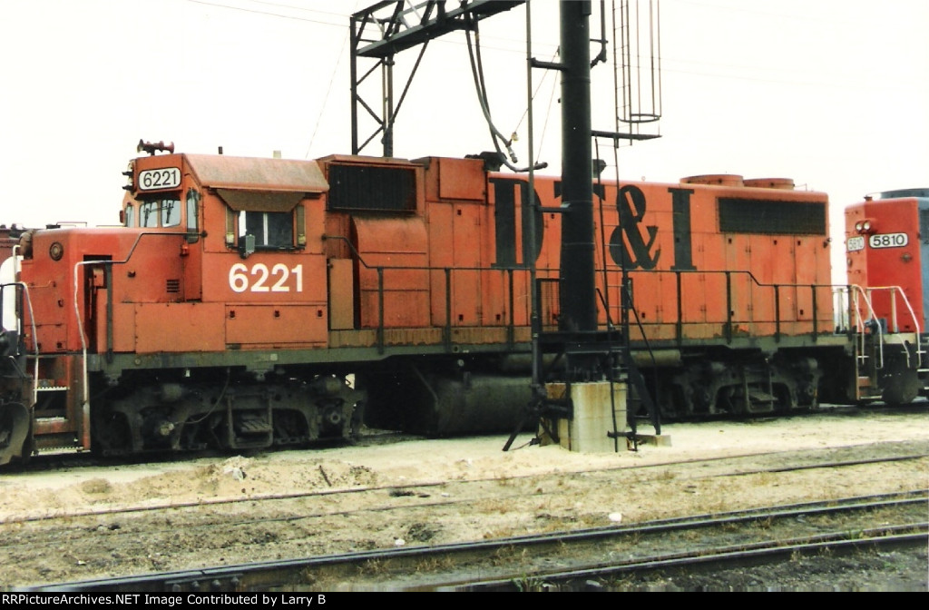 GP38-2